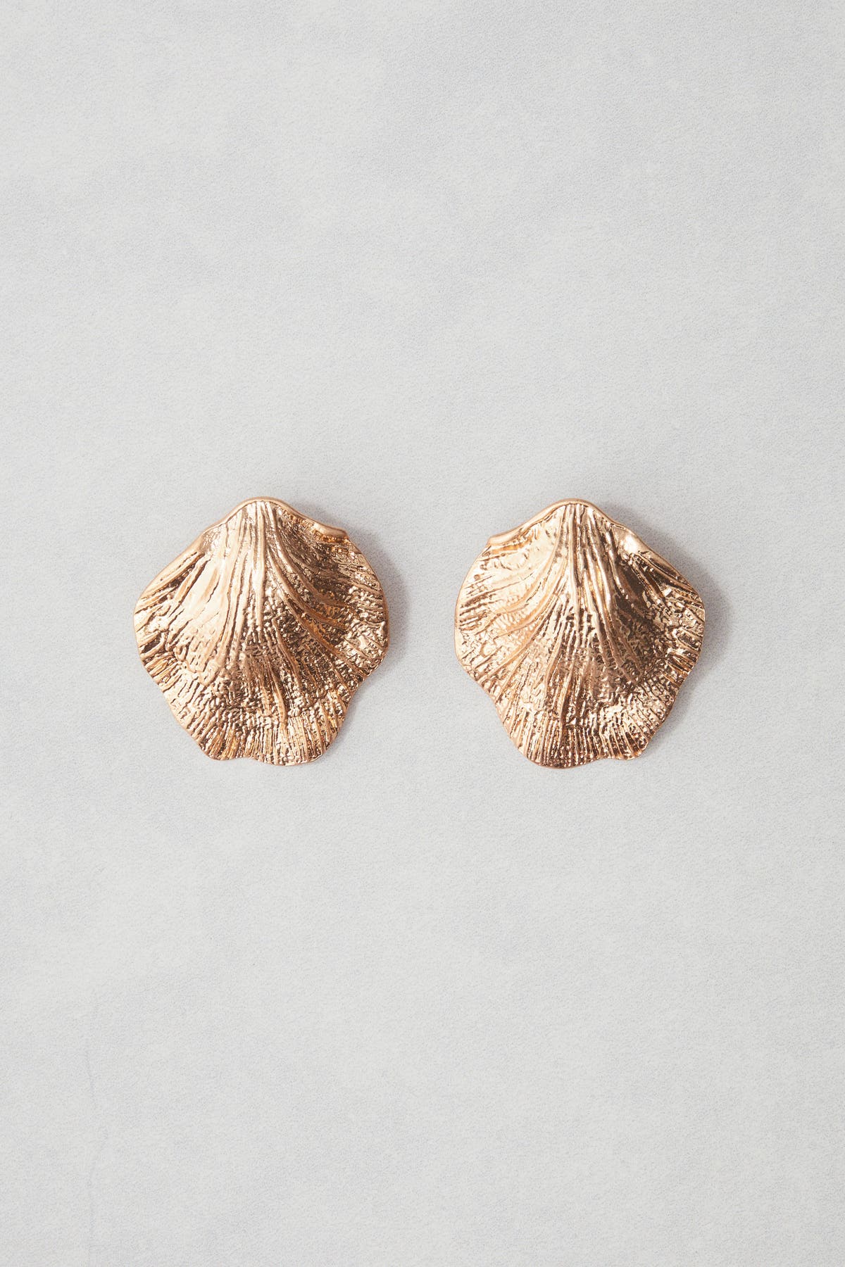 Seashell-shaped Earrings | H&M UAE